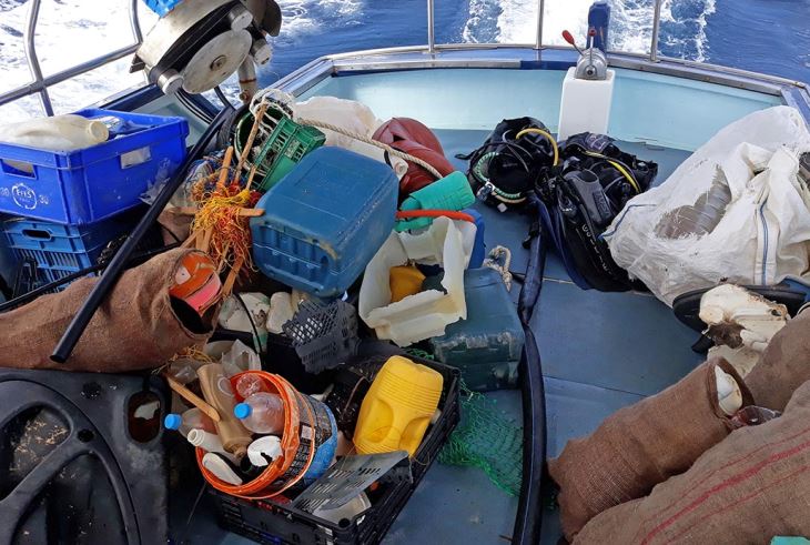 Dive In Action- "Συνεχίζεται ο υποβρυχιος καθαρισμός με την Ανάφη ...