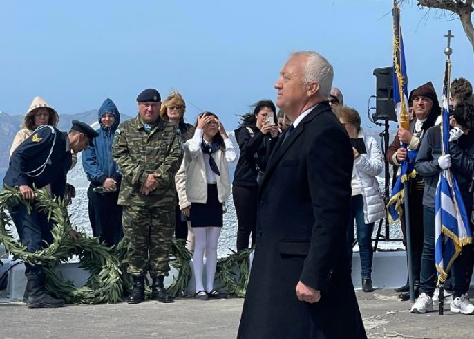 Στην Σαντορίνη για τις εκδηλώσεις της 25ης Μαρτίου ο Μάρκος Καφούρος ...