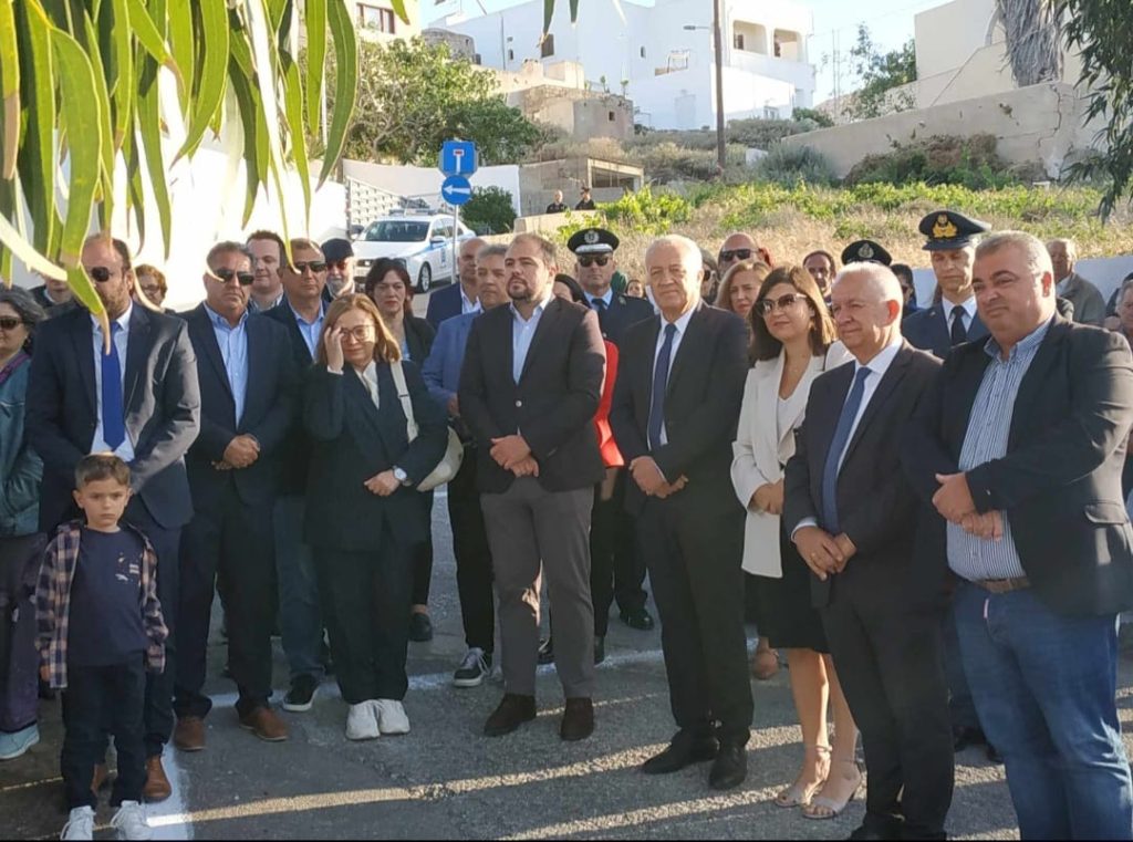 Ο Βουρβούλος τίμησε τους ήρωές του - SantoriniPress